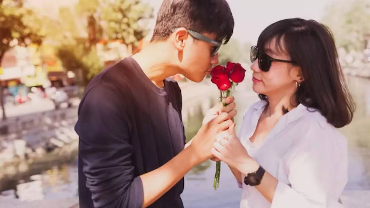 Happy Rose Day 2024: Best Messages, Quotes, Wishes and Images to Share ...