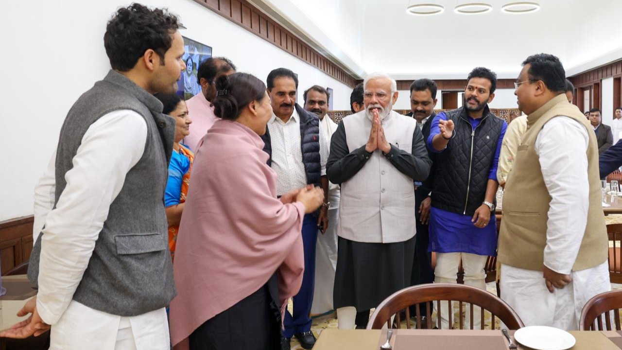 In Pics: PM Modi Joins MPs Across Party Lines For Lunch At Parliament ...