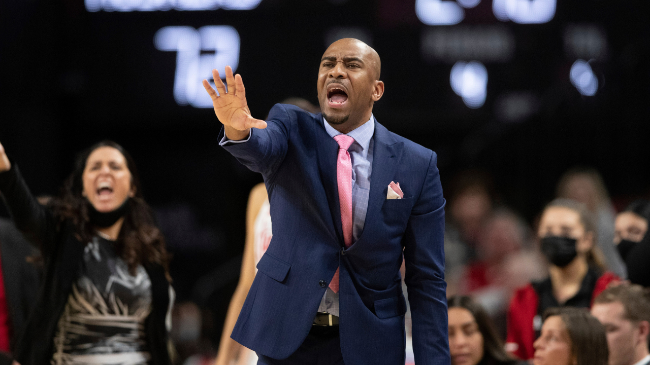 University Of Nebraska-Lincoln: Ex-Nebraska Cornhuskers Guard Sues ...