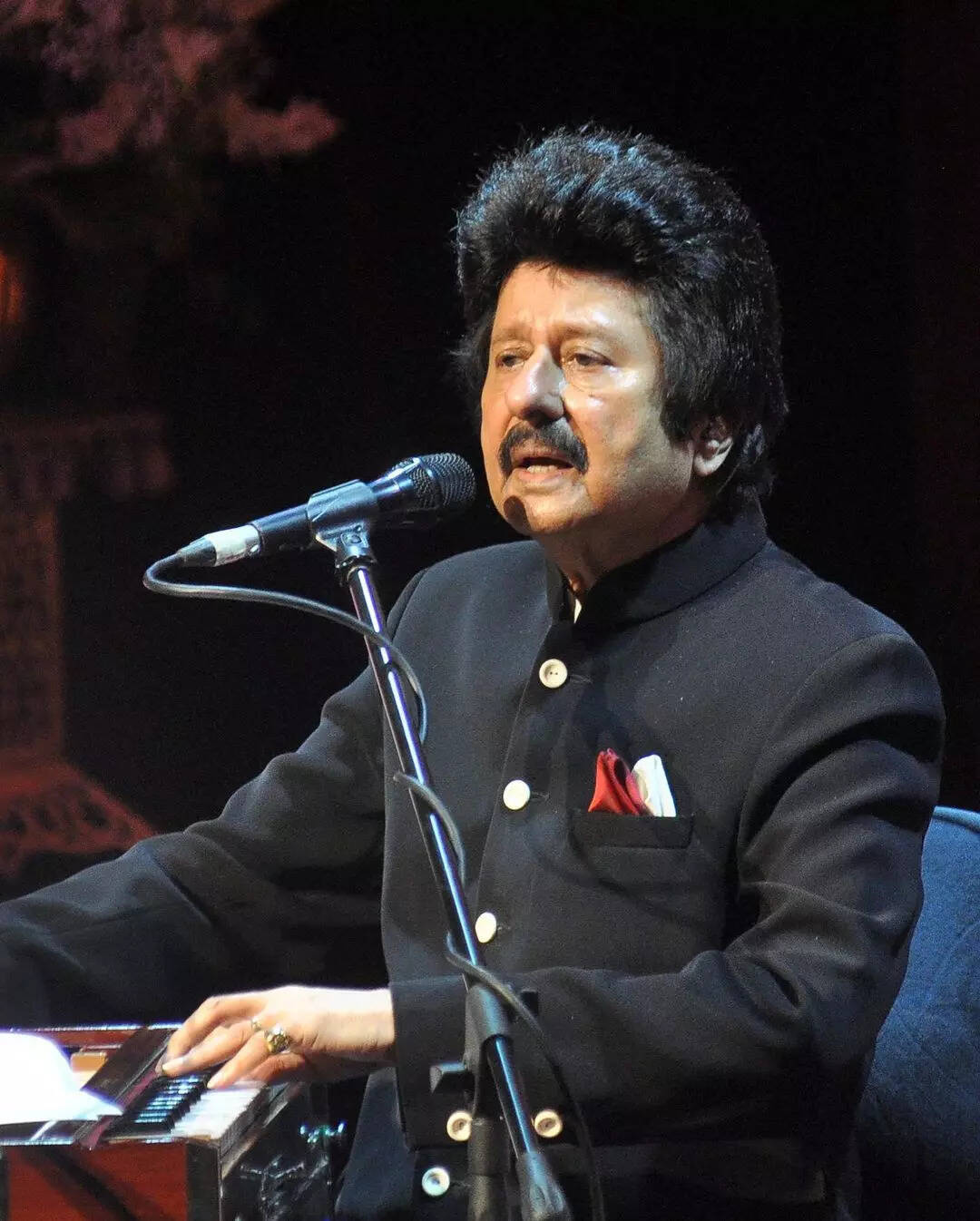 Singer Pankaj Udhas: DYK Pankaj Udhas Actually Wanted To Be A Doctor ...