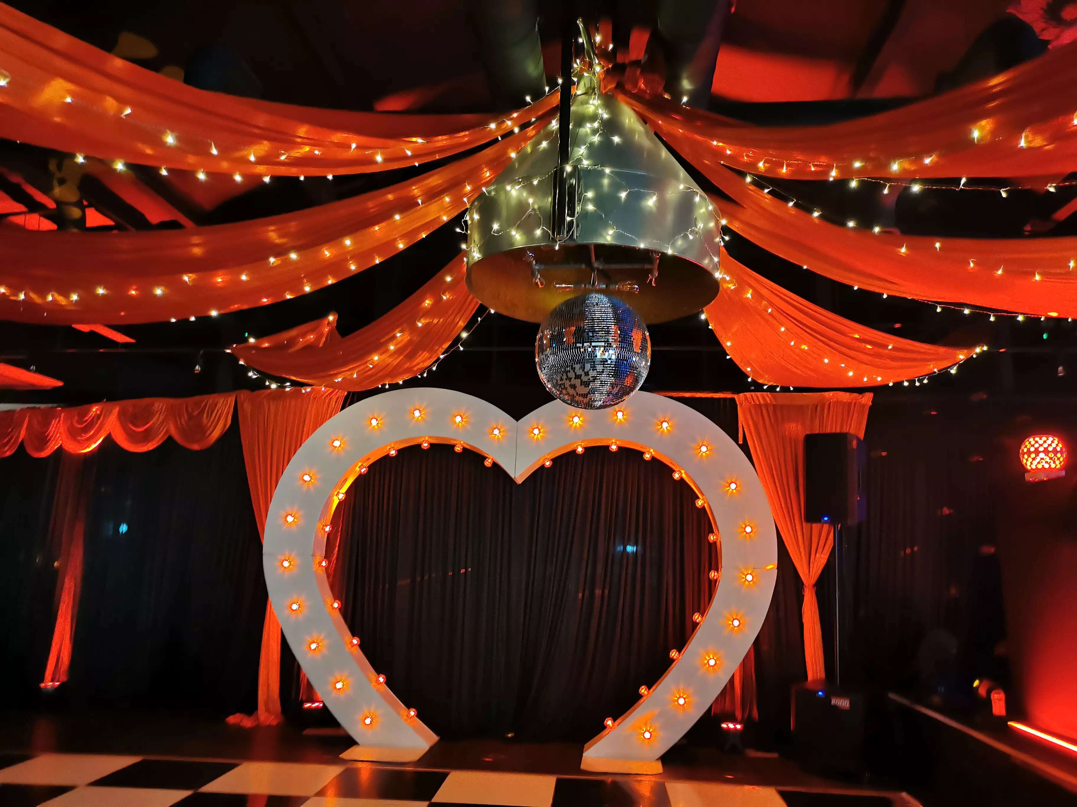 Moulin Rouge: Here’s How You Can Host A Moulin Rouge Party At Home ...