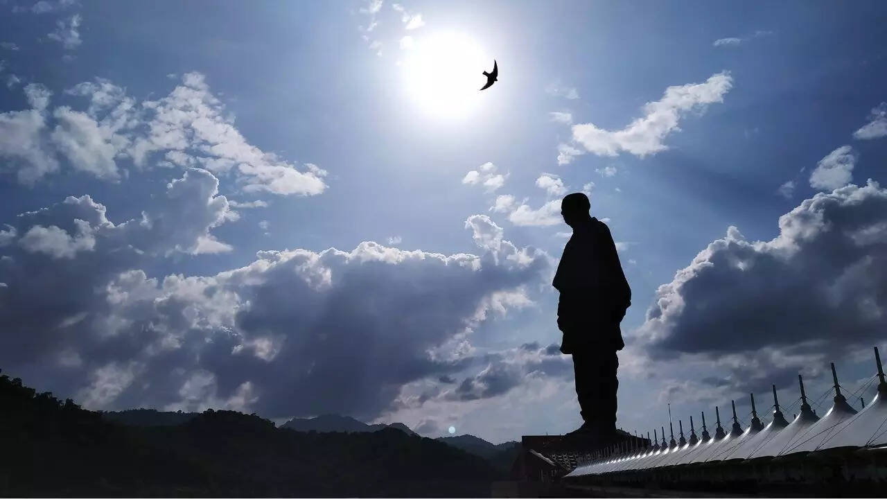 Bill Gates Visits The Statue Of Unity in Gujarat: A Closer Look At This ...