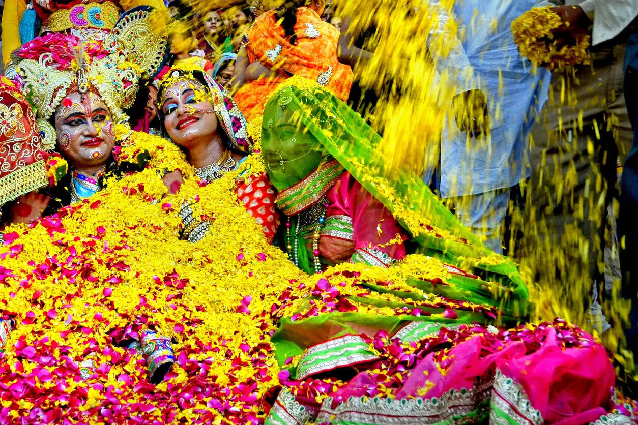 Best Places to Celebrate Holi 2024: Holi Long Weekend, Celebrate The ...