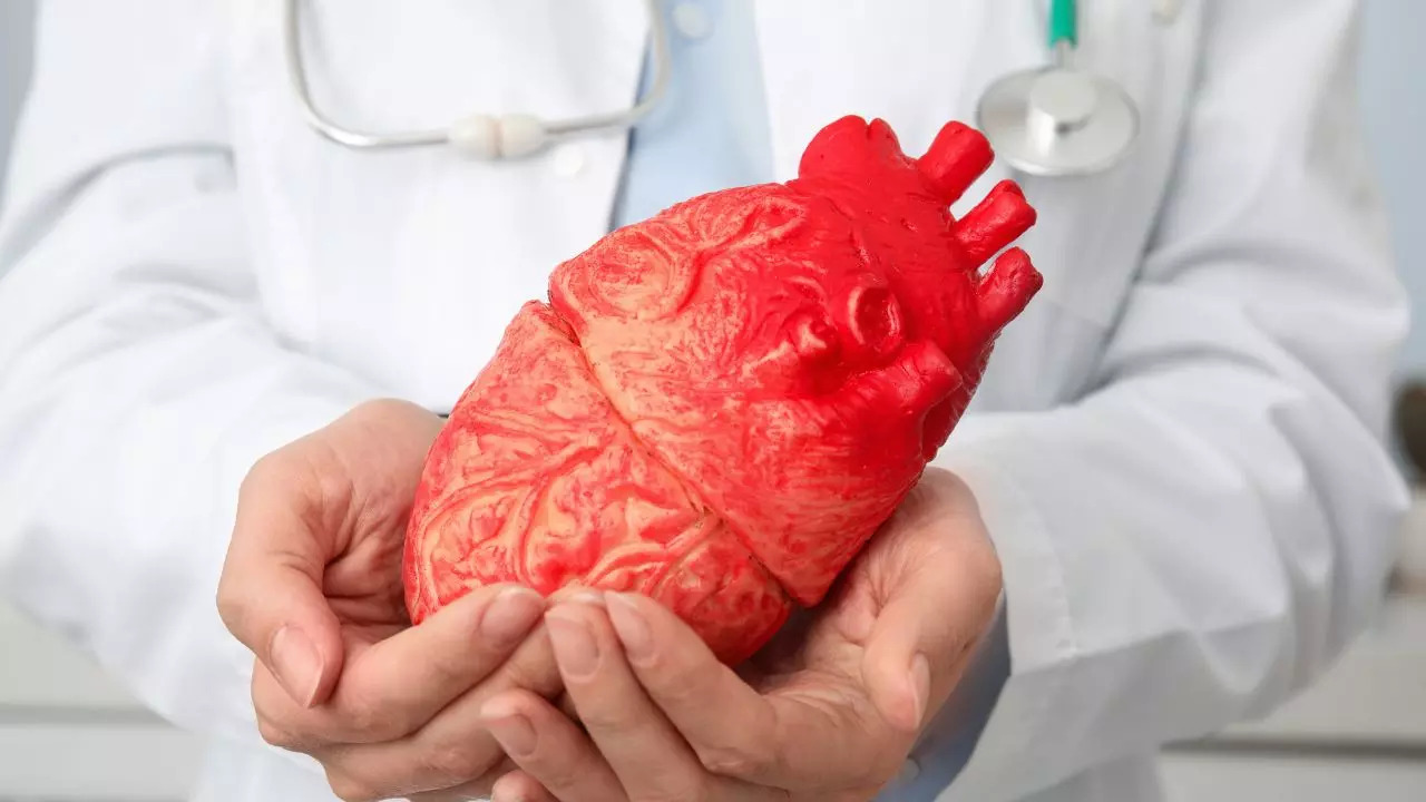 Heart Failure Symptoms: 7 Subtle Signs Of The Condition You Should Know Heart Failure Symptoms: 7 Subtle Signs Of The Condition You Should Know