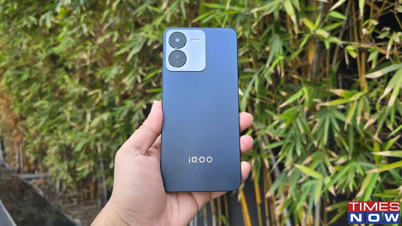 iQOO Z9 Review: Best Phone Under Rs 20,000 Right Now | Technology & Science News, Times Now