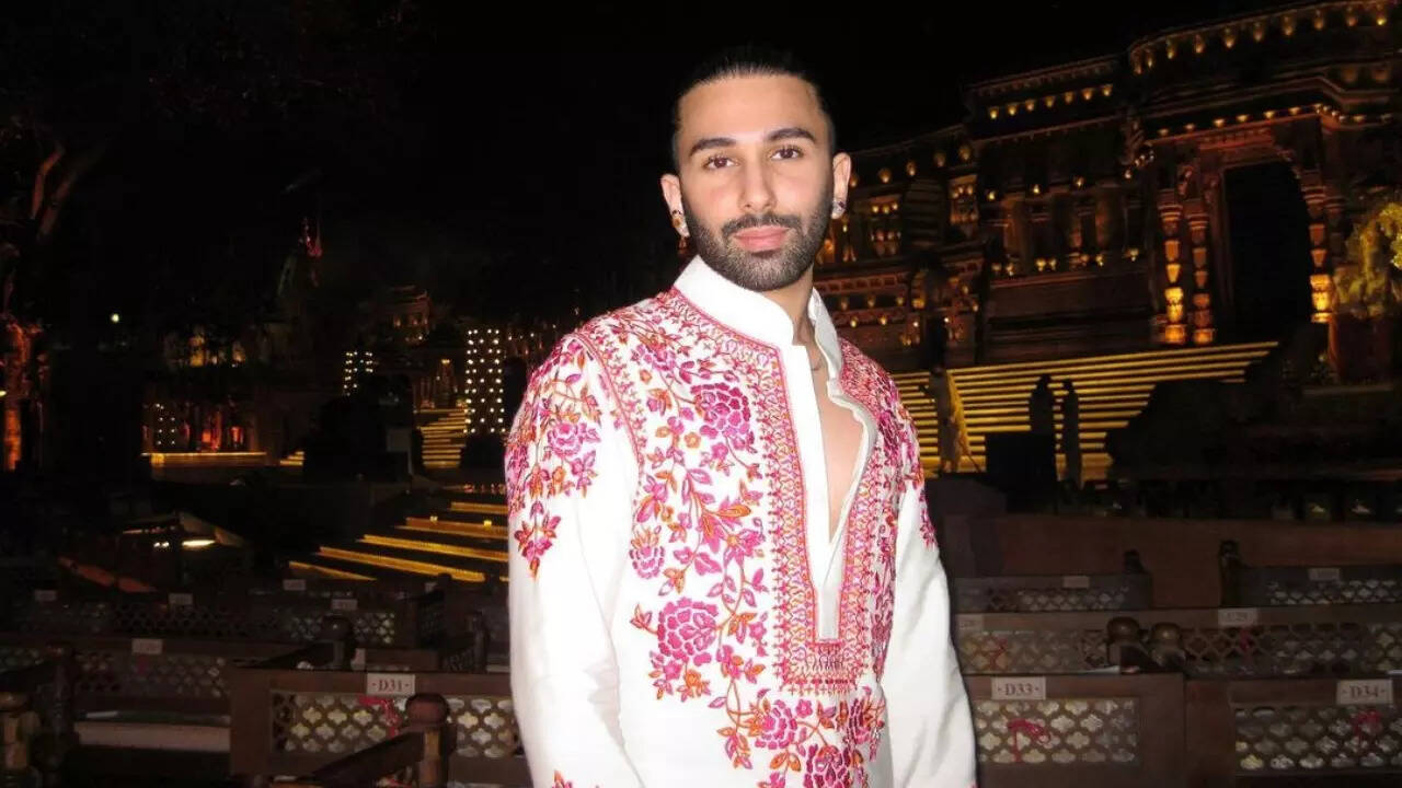 Orry Wins Entertainer Of Year Award at Femina and Mamaearth Beautiful ...