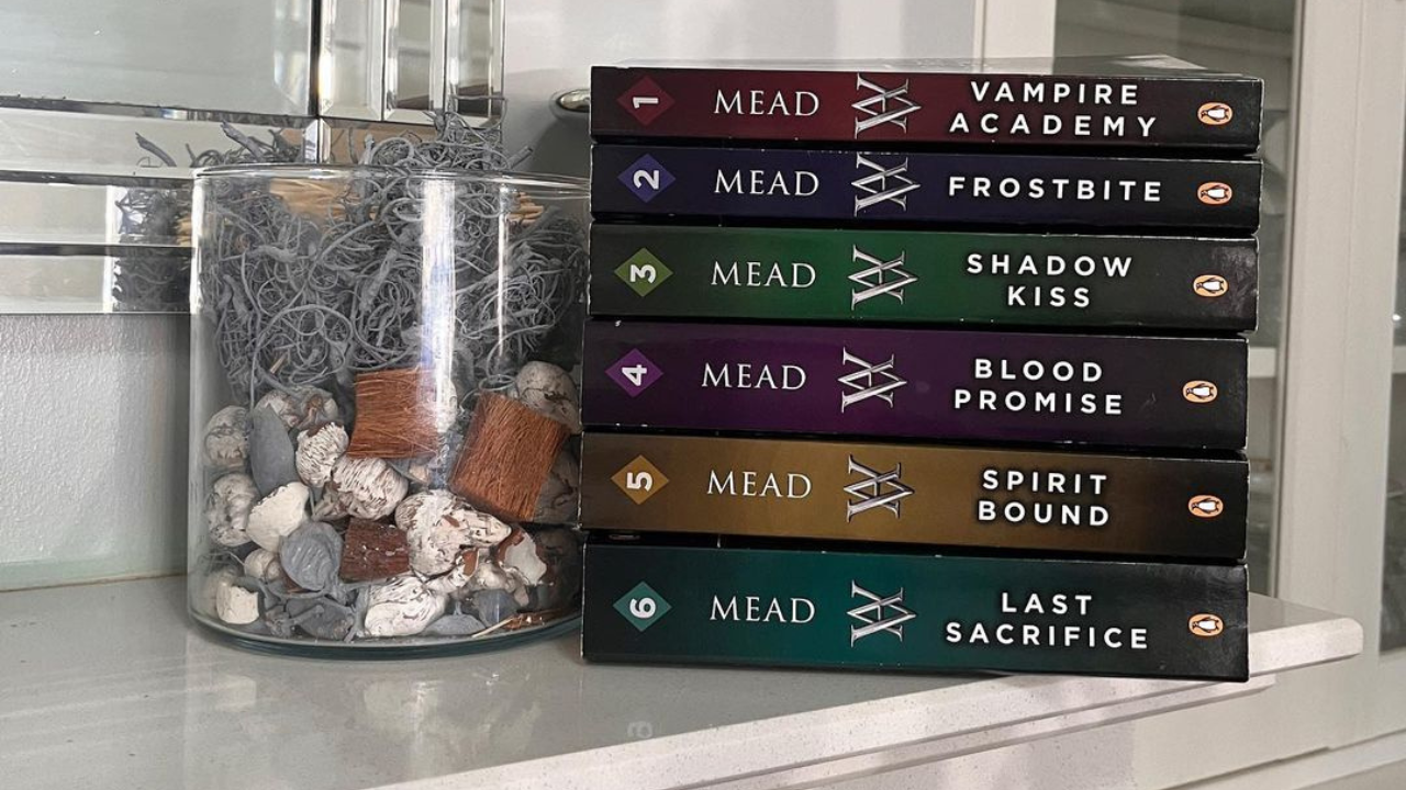 Binge Reading: 13 Complete Book Series Perfect for Binge-Reading