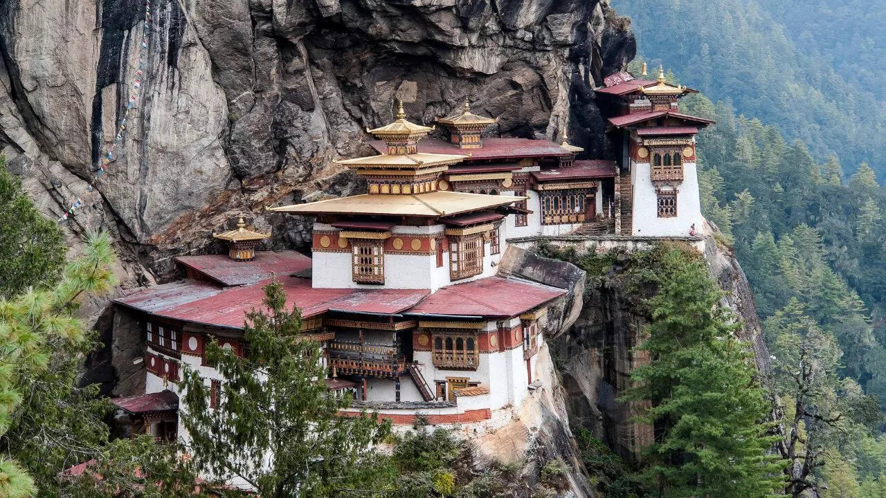 Bhutan Travel Guide: Explore and Uncover the Best of Bhutan's Hidden ...