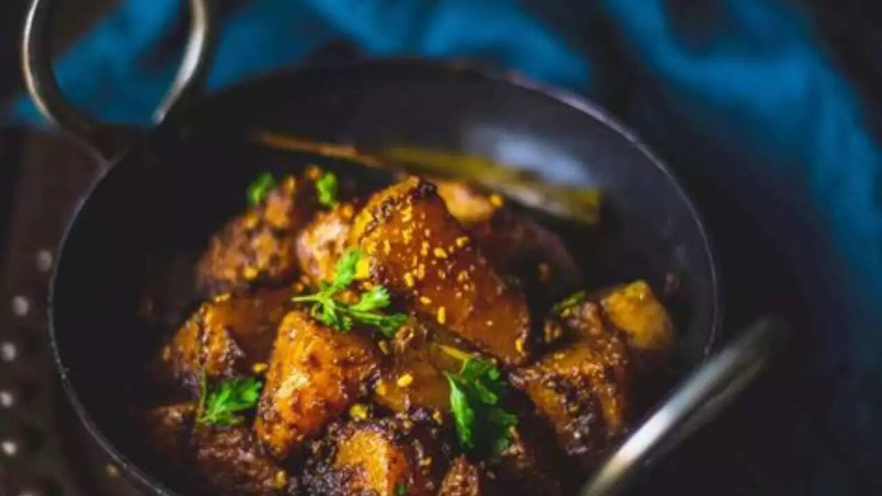 Mandyali Dham in Mandi: From Temple Offerings To Lunch Tables, Know The ...