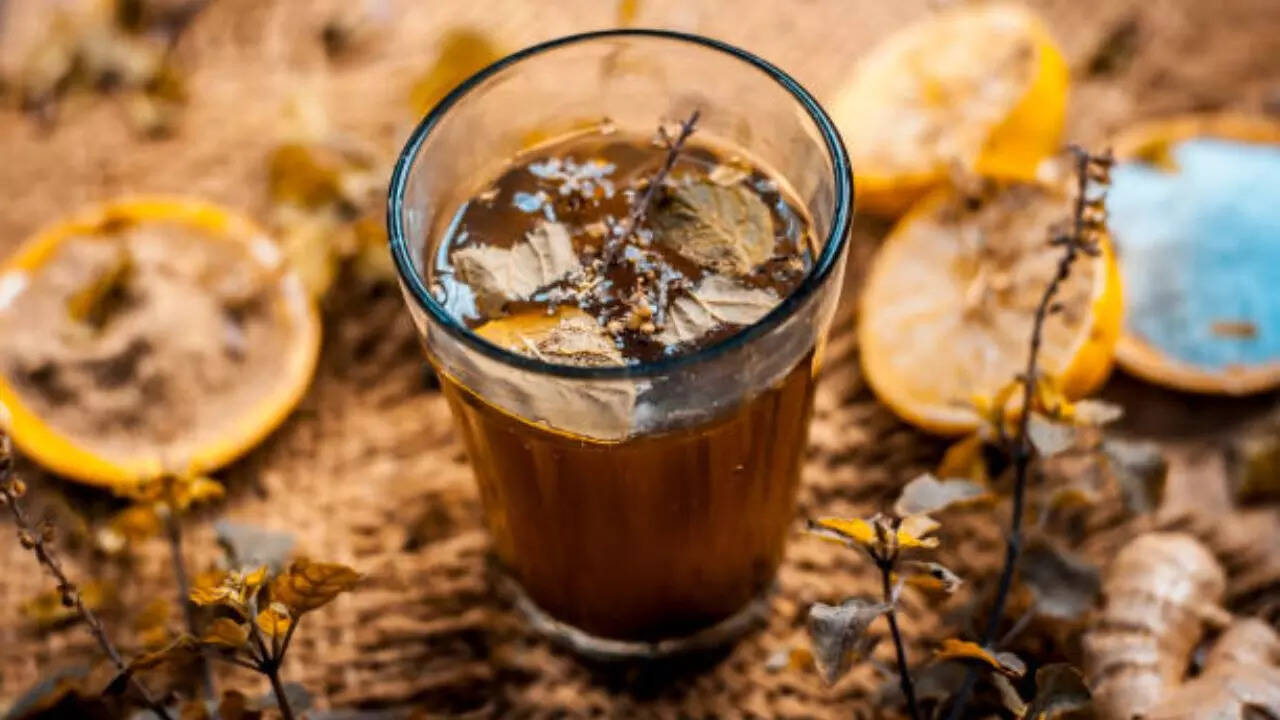 Famous Food Of Kashmir: 9 Must Try Dishes In Srinagar From Noon Chai To ...