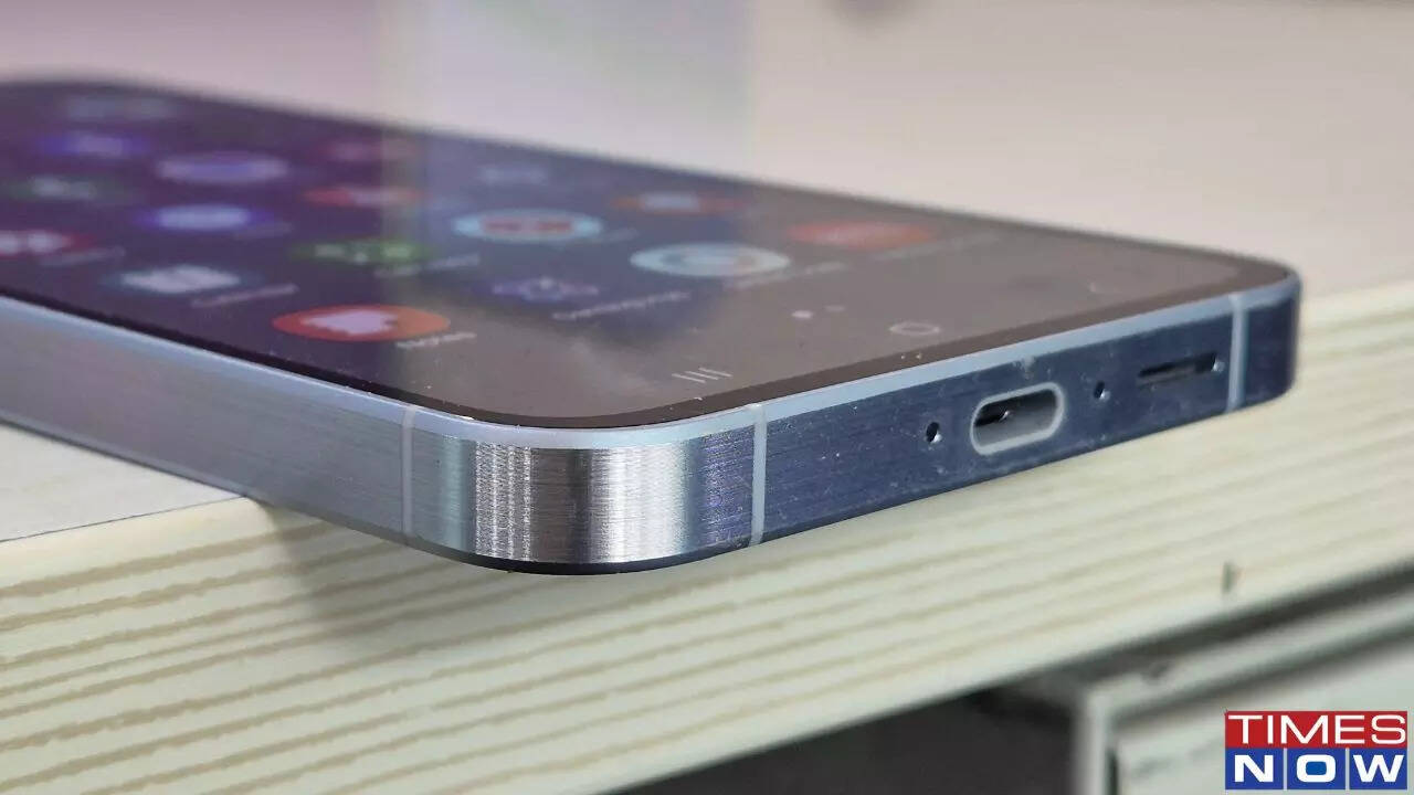 Samsung Galaxy A55 5G Review: New Design Triumphs, Performance Not So ...