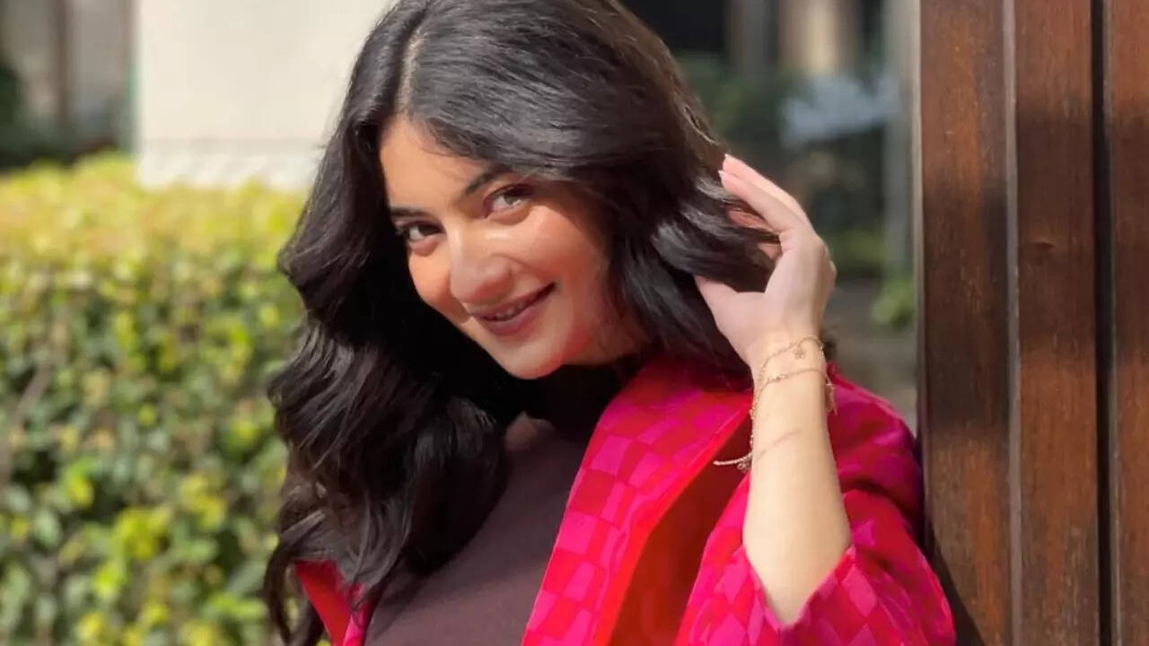 Heeramandi Star Pratibha Ranta Compares Sanjay Leela Bhansali, Kiran ...