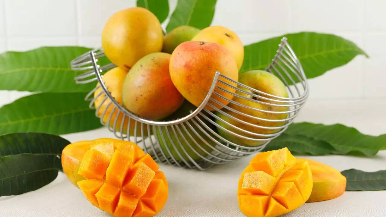 Benefits Of Soaking Mangoes: Should You Soak Mangoes Before Eating ...