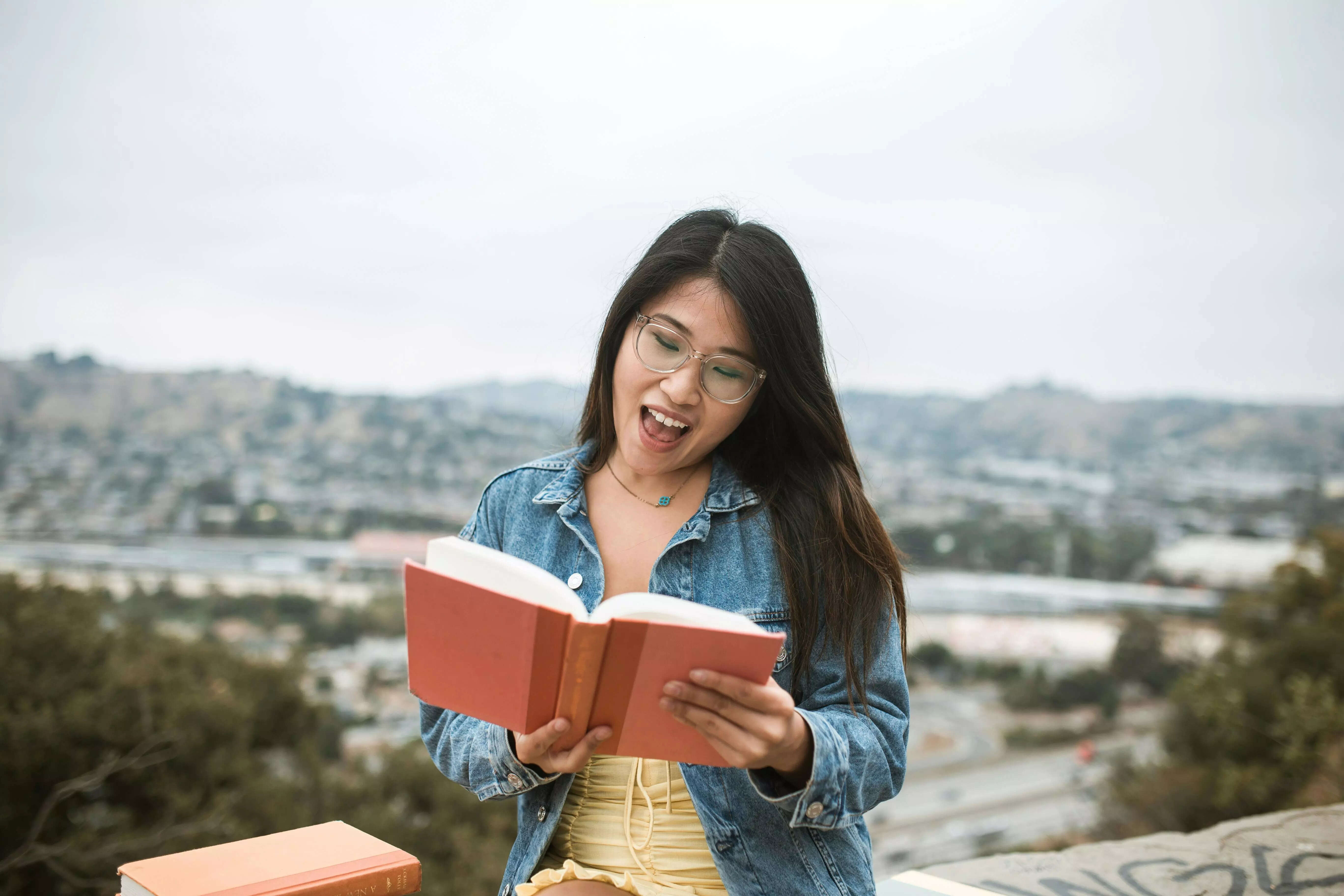 Reading Habits Of Teenagers: New Study Identifies 7 Teen Reading Habits ...