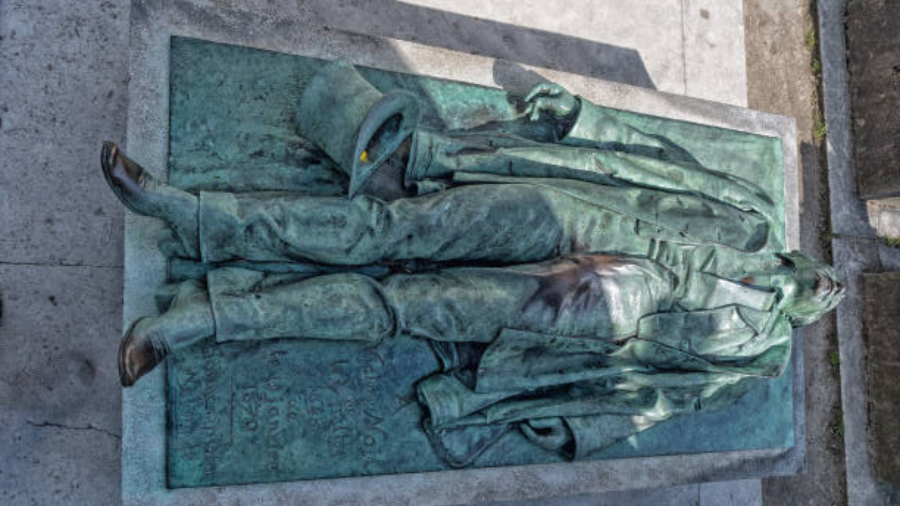 Groped Statues: The ‘Groped’ Female Statues And A ‘Visible’ Tale Of ...