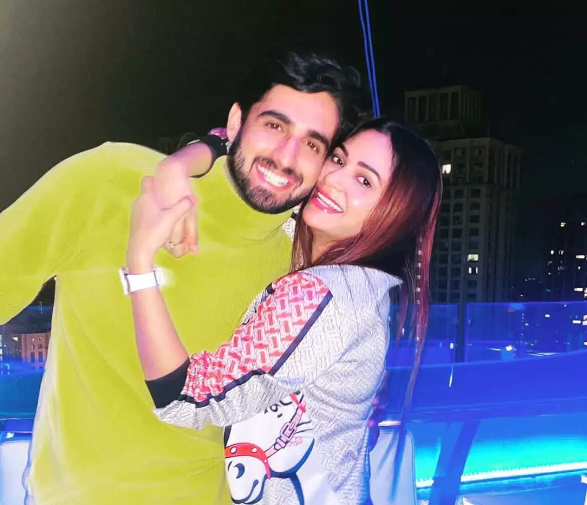 Juhi Singh Bajwa Holds Samridhii Shukla Responsible For Her Break-Up With Farman Haider ...