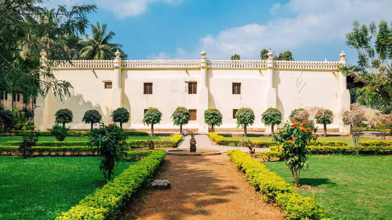 Tipu Sultan Palace: Here's Why Tipu Sultan's Summer Palace Is The ...