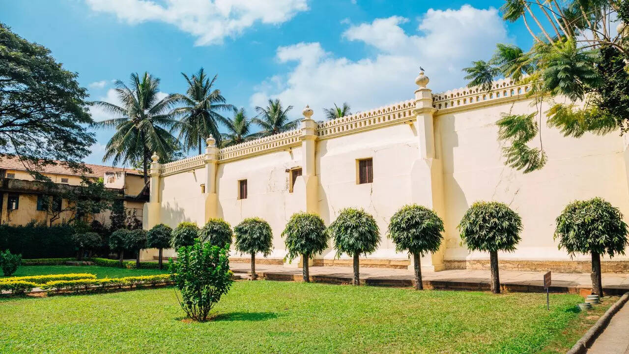 Tipu Sultan Palace: Here's Why Tipu Sultan's Summer Palace Is The ...