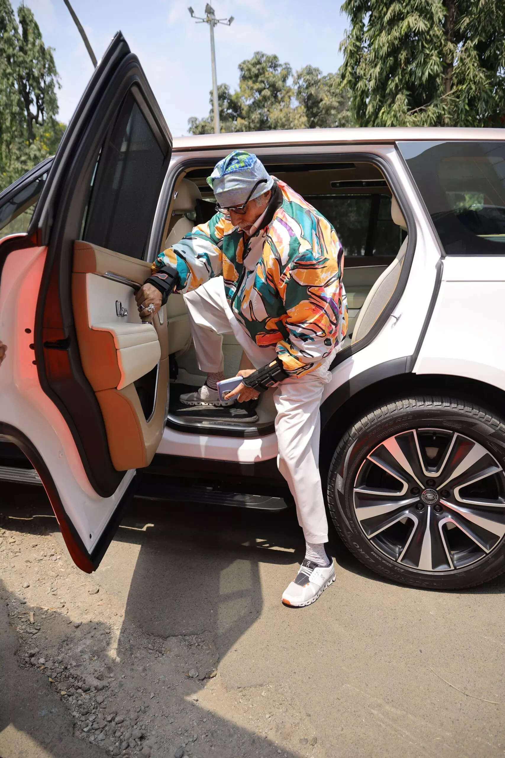 Amitabh Bachchan KBC 16: Kaun Banega Crorepati Shooting Begins, Big B ...