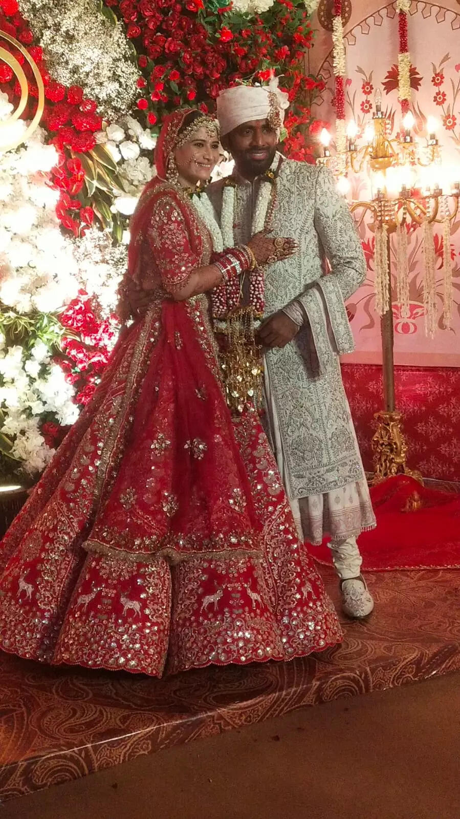 Arti Singh-Dipak Chauhan Are Married Now, See First Wedding Pics ...