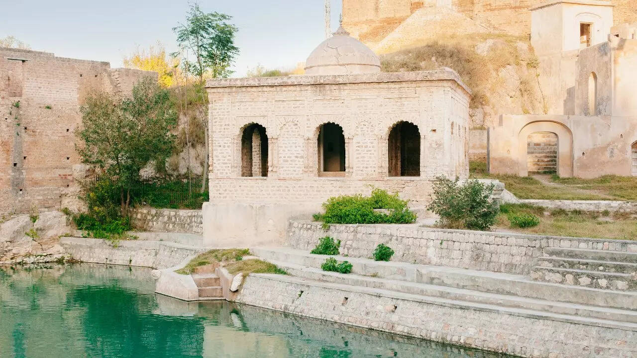 Hindu Temples In Pakistan: Did You Know About These 5 Famous Hindu ...