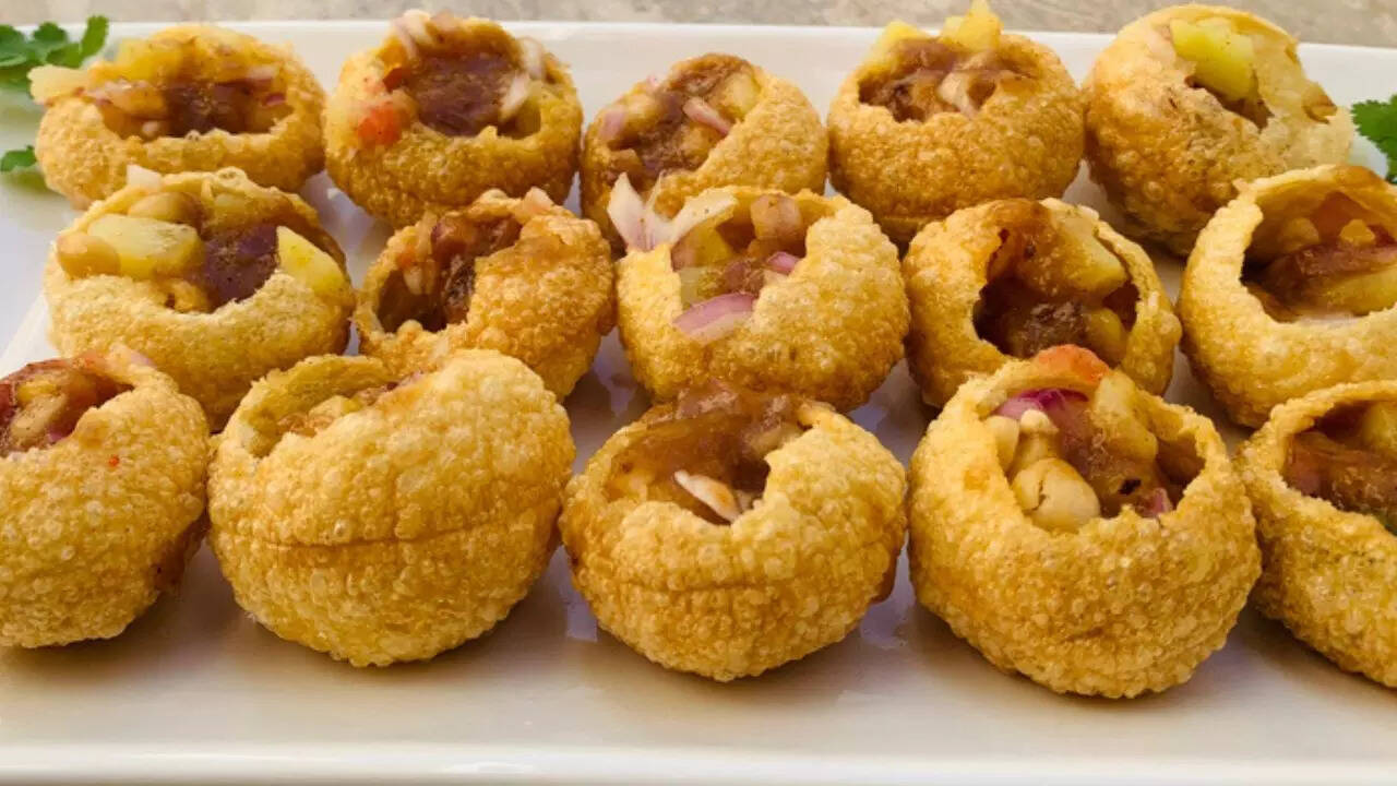 Different Types of Pani Puri: 12 Quirky Pani Puri Varieties To Surprise ...