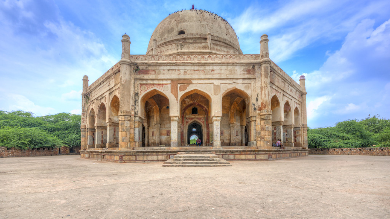 8 Hidden Monuments In Delhi For A Heritage Walk