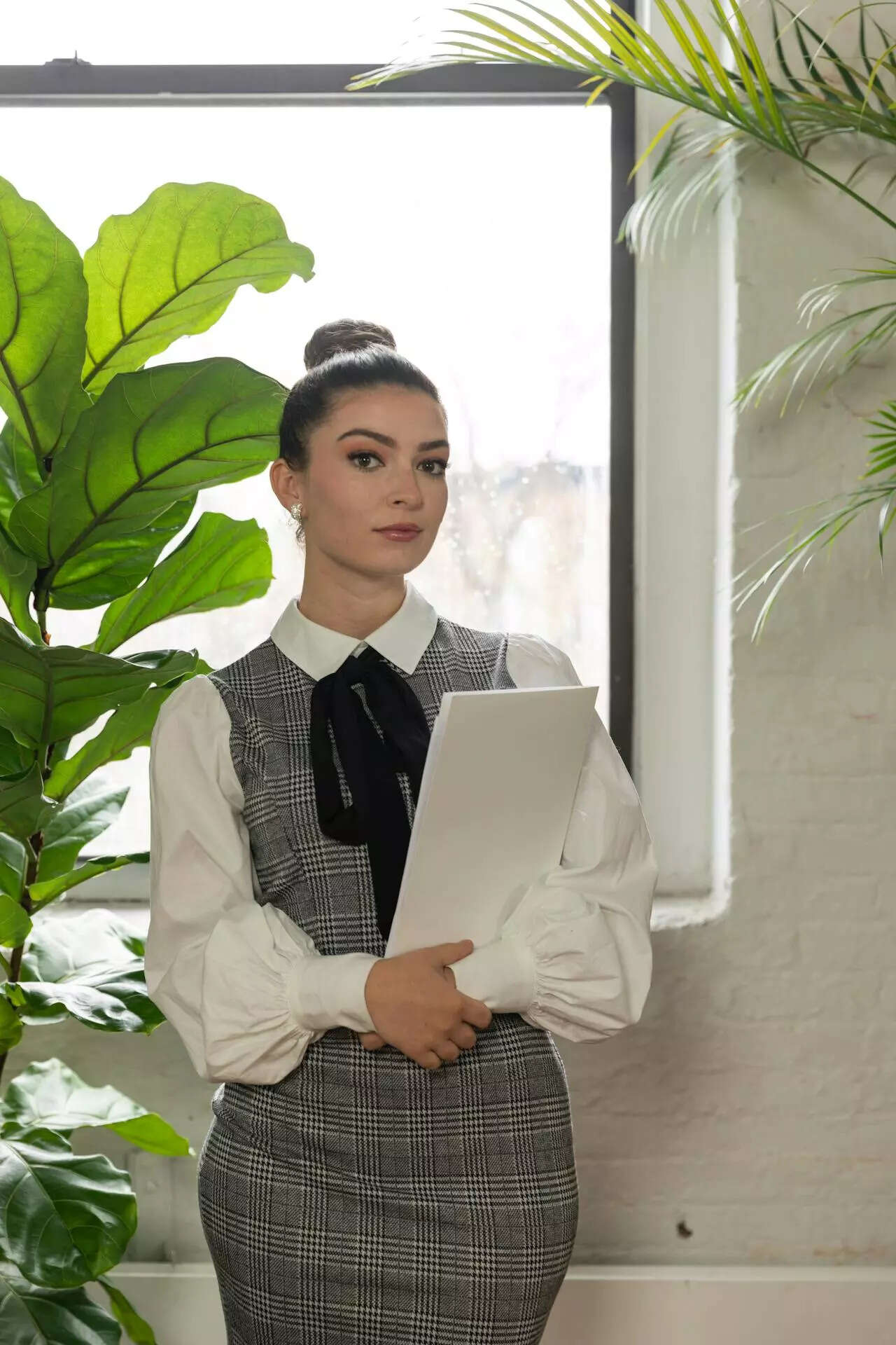 Corporate Fashion for Women: Looking For A Man In Finance? Here's How ...