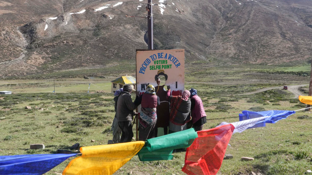 For 62 Voters, A Polling Booth At 15,256 ft, World's Highest | Photos ...