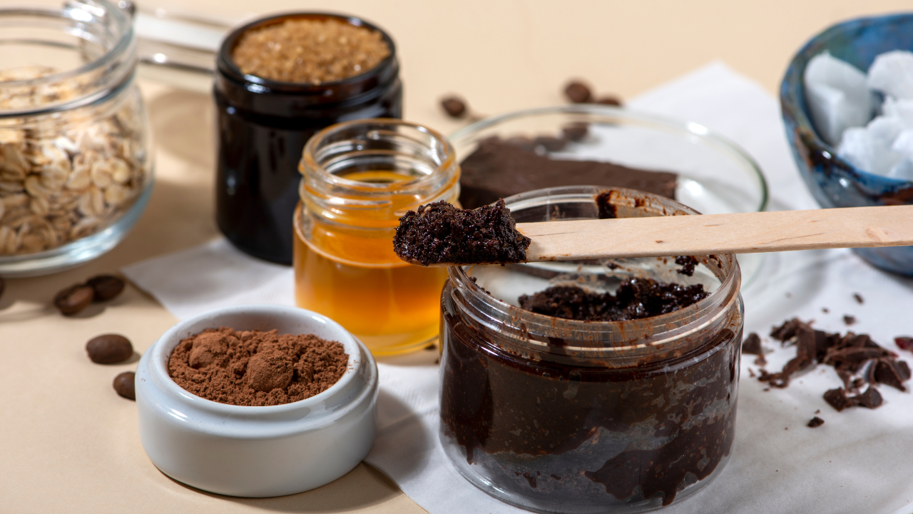 Homemade Face Packs for Glowing Skin: DIY Face Scrubs To Make Your Skin ...