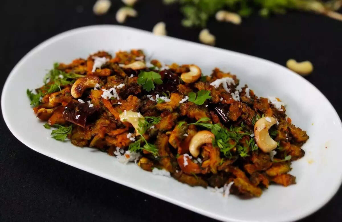 Lasaniya Bateta To Kaju Karela: 8 Dishes To Try From Gujarat’s ...