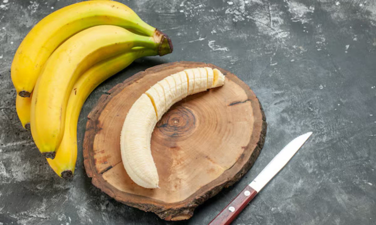 पावसाळ्यात केळी खाणे योग्य की अयोग्य? जाणून घ्या | Times Now Marathi