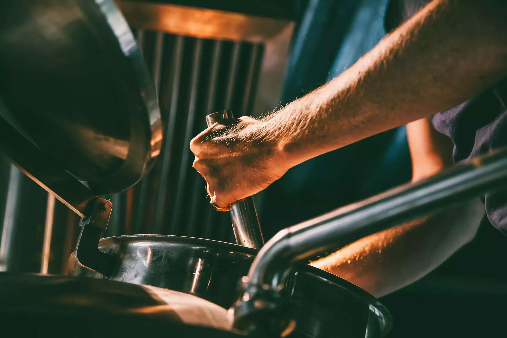 Brew Your Own Beer At Home Like A Pro With These 8 Tips And Tricks ...