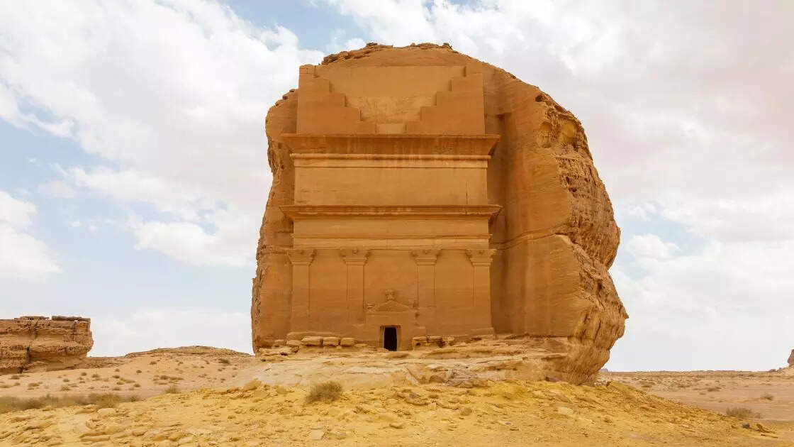 Saudi Arabia: A 5-Day Itinerary To Discover The Magic of Middle East ...