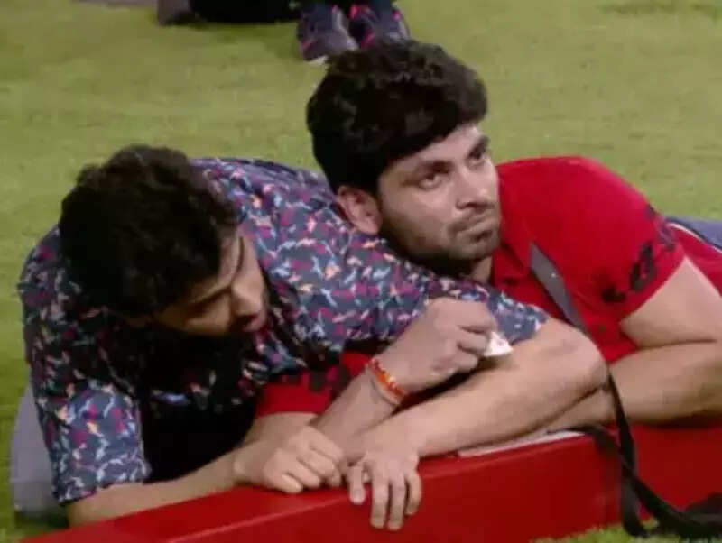 Aroh Welankar Say About Shiv Thakare Biting Him In Bigg Boss Marathi 2 - Exclusive | Times Now