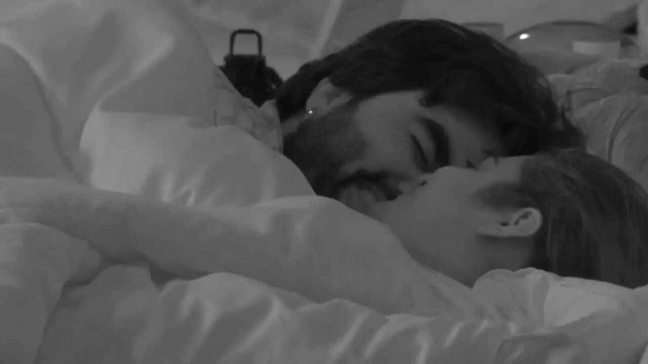 BB OTT 3: Armaan Malik-Kritika Malik Get Intimate Under The Blanket | Times Now