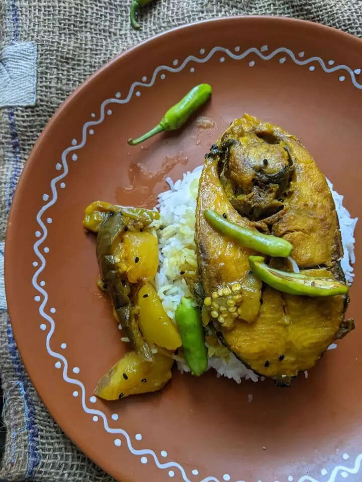 Hilsa On A plate- The Tale of Monsoon Favoruite Fish And Its ‘Nose-to ...