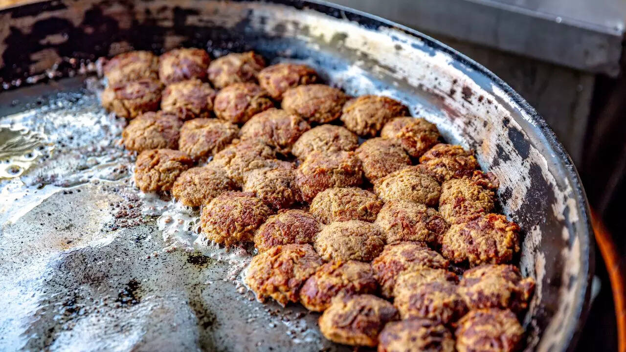 'Bad Newz' Boys Vicky Kaushal And Ammy Virk On A Date With Lucknow's ...