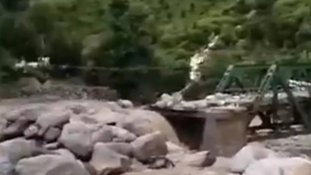 Manali-Leh Highway Closed Due To Flash Floods in Himachal's Kullu ...