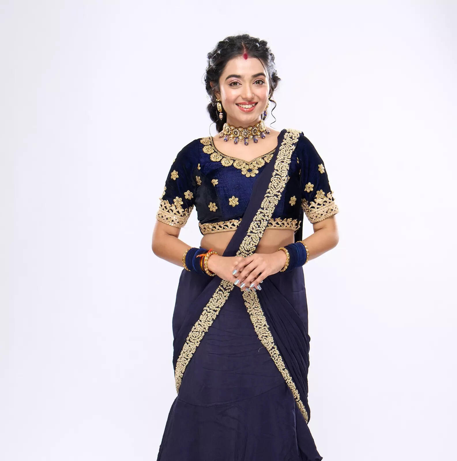 Hamara Parivar: ZEE TV Actors Dheeraj Dhoopar, Nikki Sharma, Ulka Gupta ...