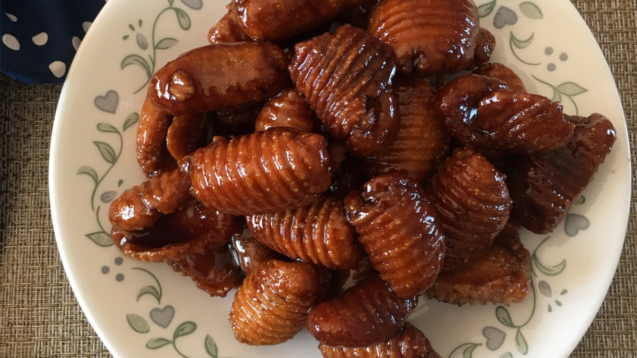 Traditional Andhra Sweets: Karakajjam To Chekkalu Here Are 7 Sweet ...