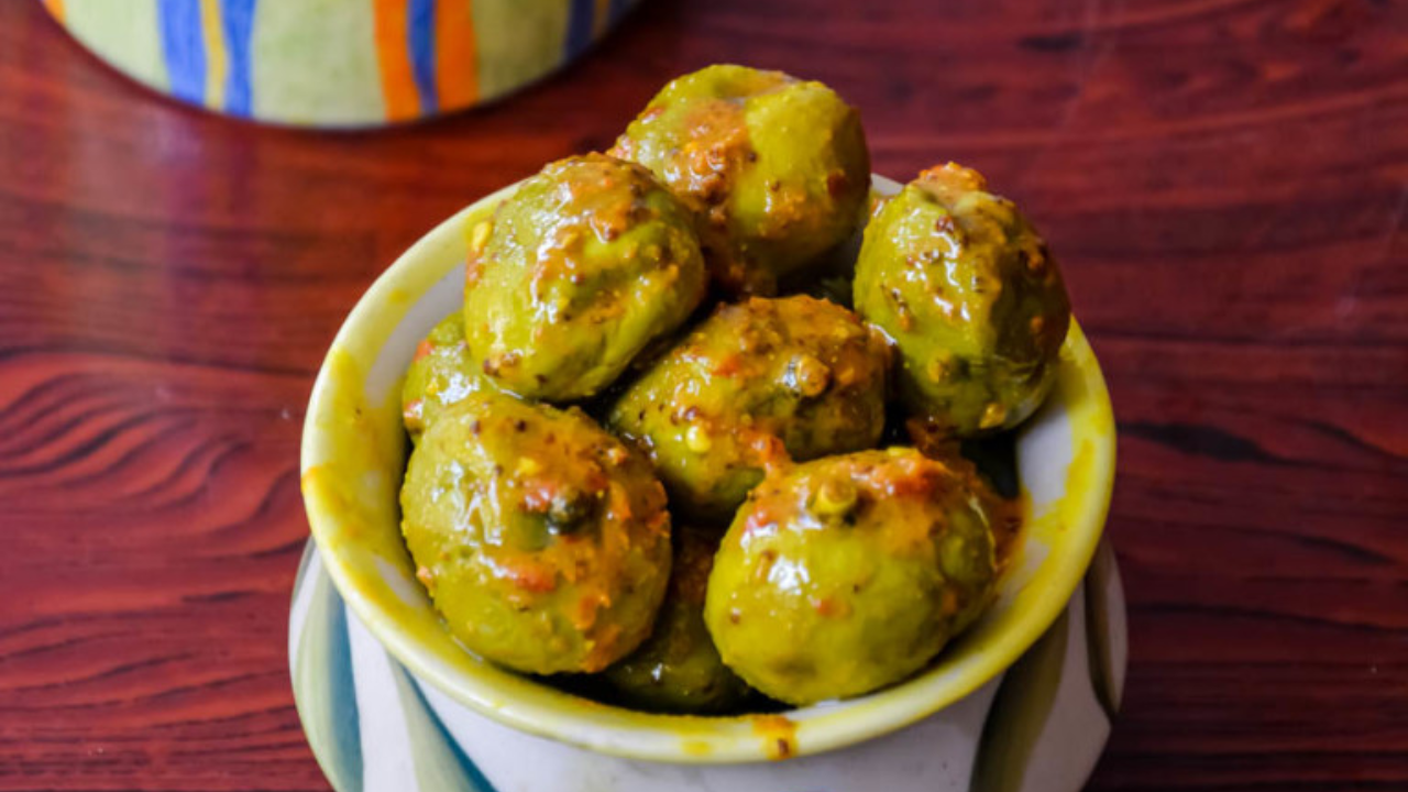 Vadu Mango Pickle: Have You Tried Kerala-Style Vadu Mango Pickle Made ...