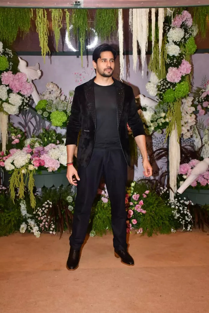 Sidharth Malhotra At Eka Lakhani Engagement Ceremony, Urfi Javed In The ...