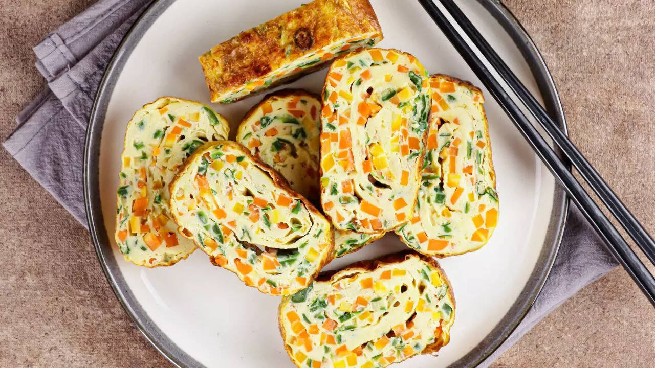 Korean Gyeran Mari Recipe For Breakfast, A Rolled Omelette For Weekday ...