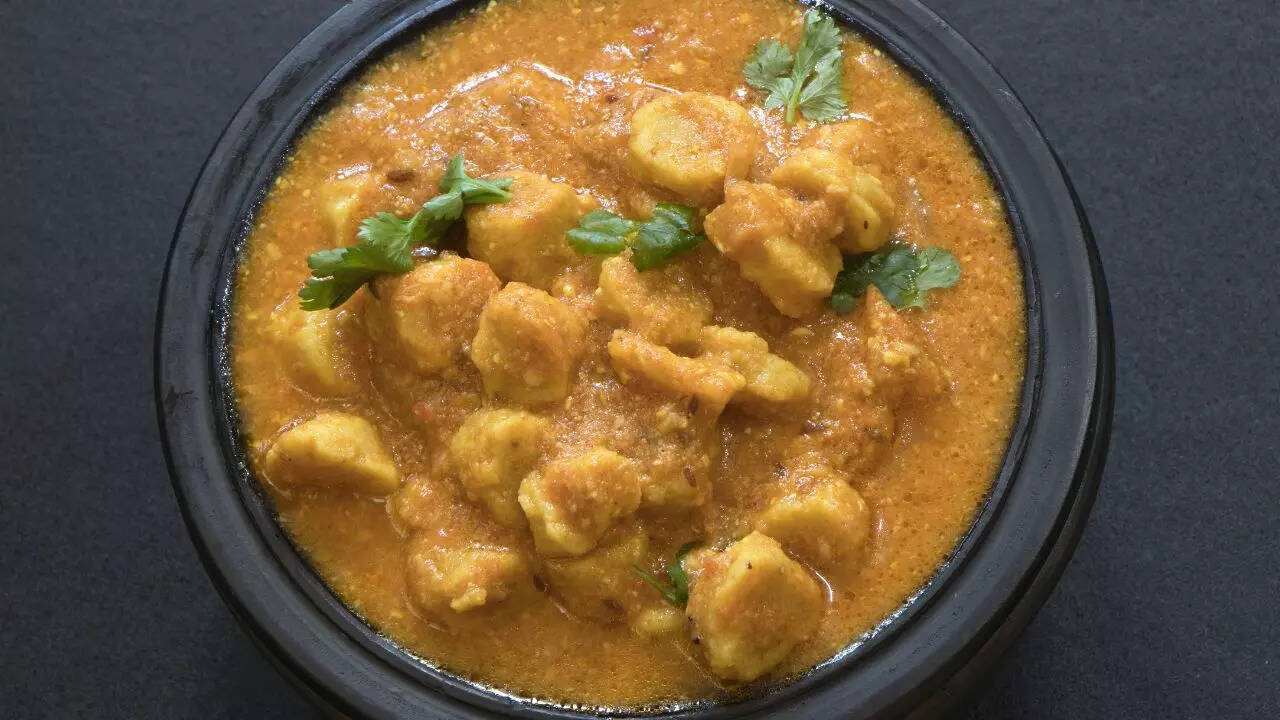 No-Onion And Garlic Rajasthani Gatte Ki Sabzi With Phulka: A Sattvik ...