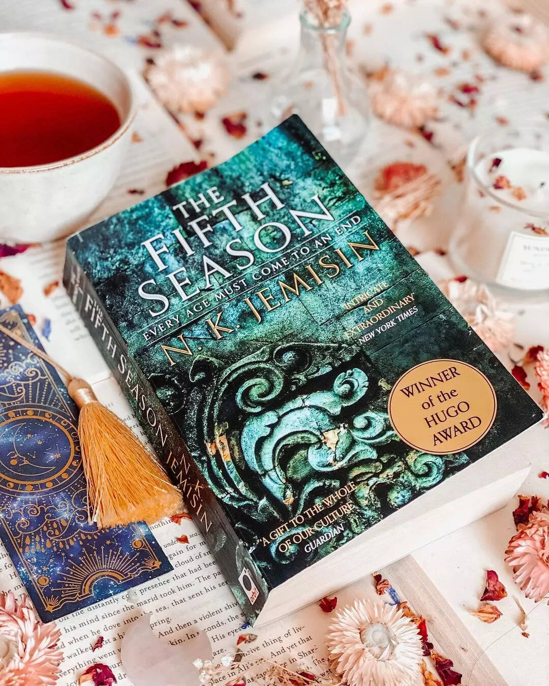 12 Mind-Bending Books You’ll Need to Read Twice to Fully Understand ...