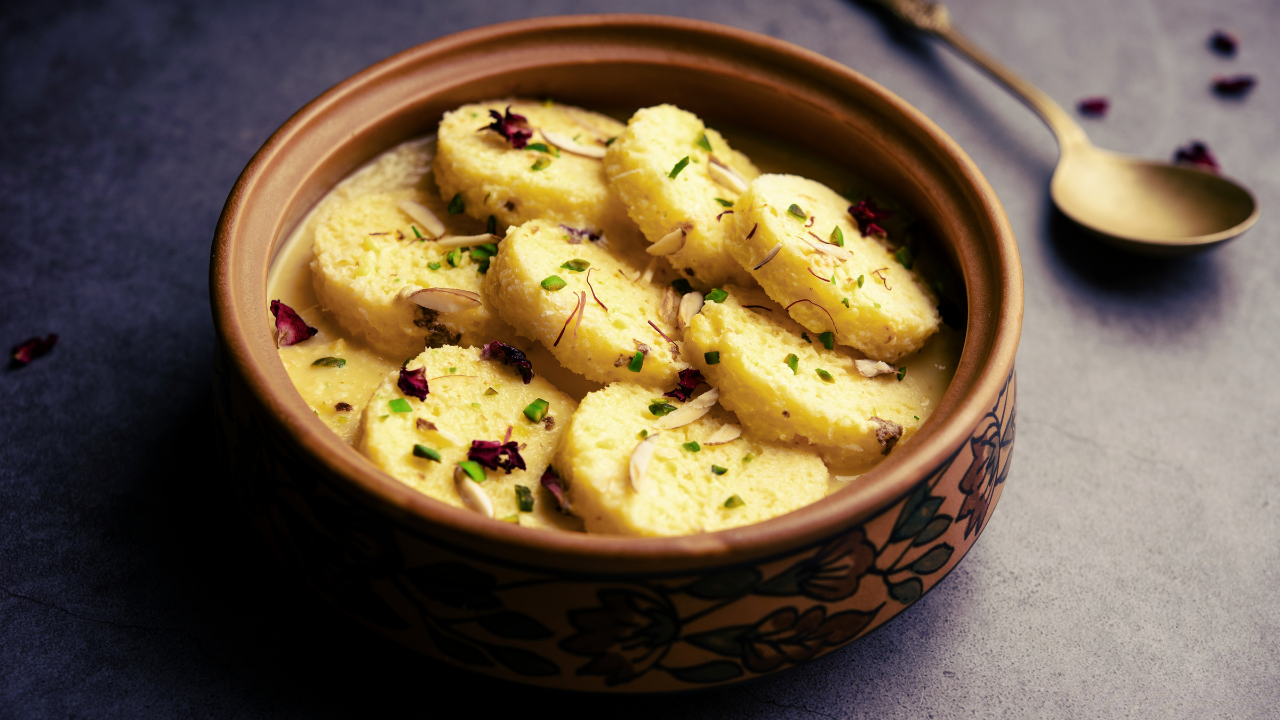 Here's Your Breakfast To Dinner Menu As You Host A Delightful Card ...