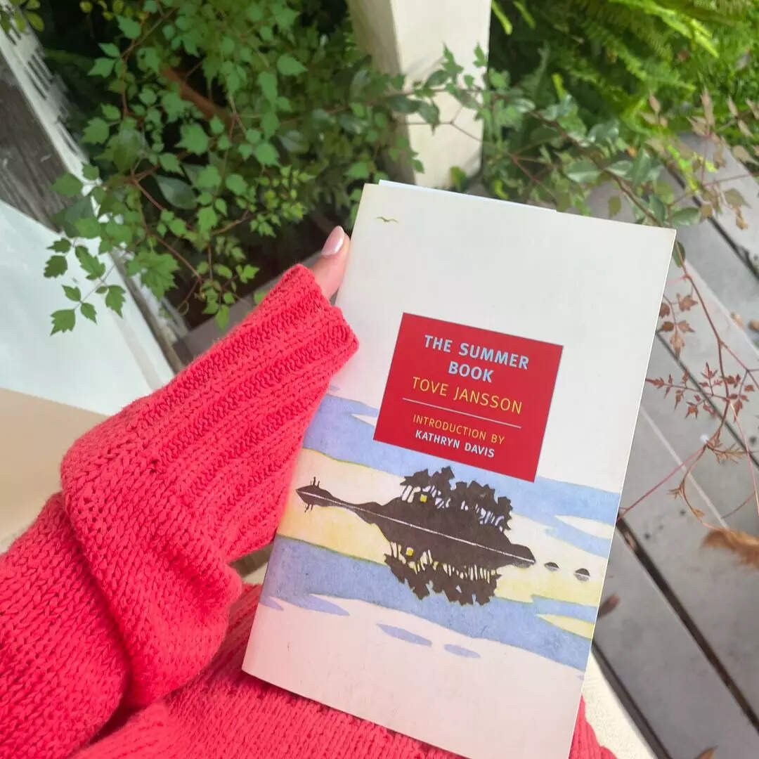 Life Changing Books To Read: 12 Feel-Good Books to Help You Fall in ...