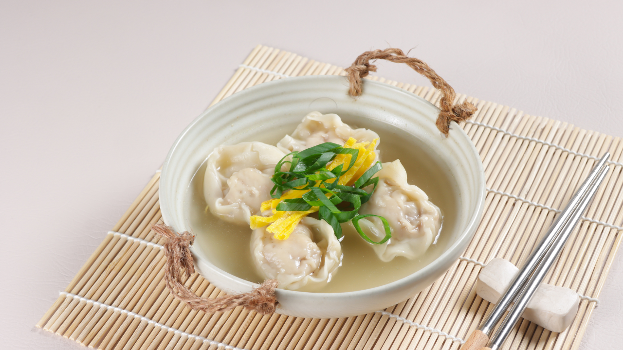 Korean Soups For Winter Dinner, 7 Traditional Warm Bowls To Enjoy ...