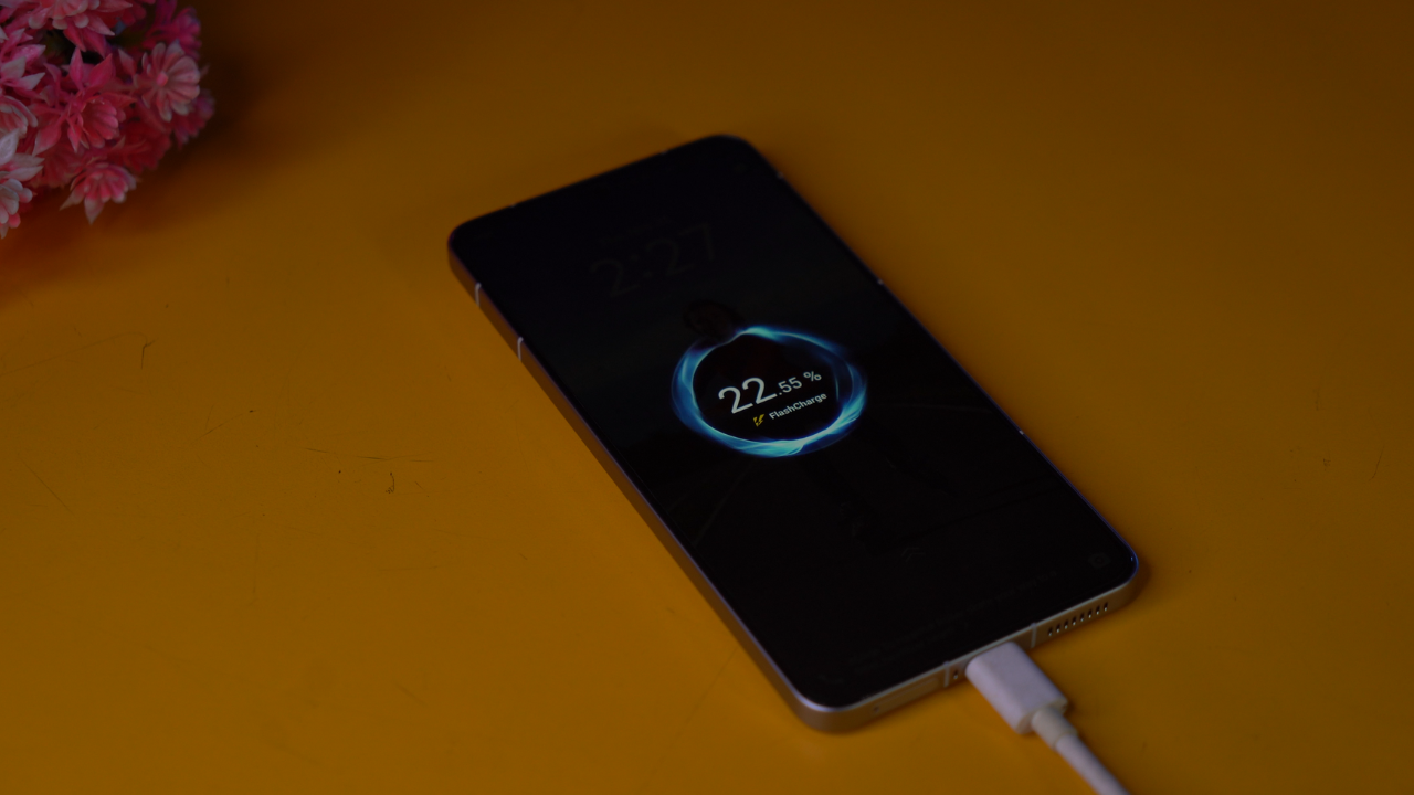 IQ00 13 Review: Specifications, Performance, Camera and Launch Price at ...